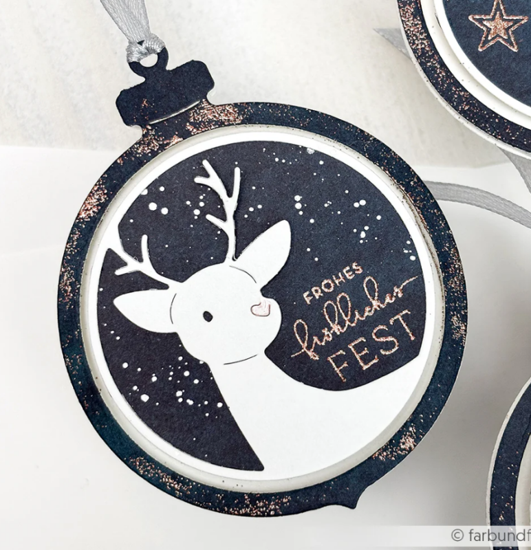 ALEXANDRA RENKE - Stanze 'Herzliches Rentier im Kreis' - Il Negozio ...